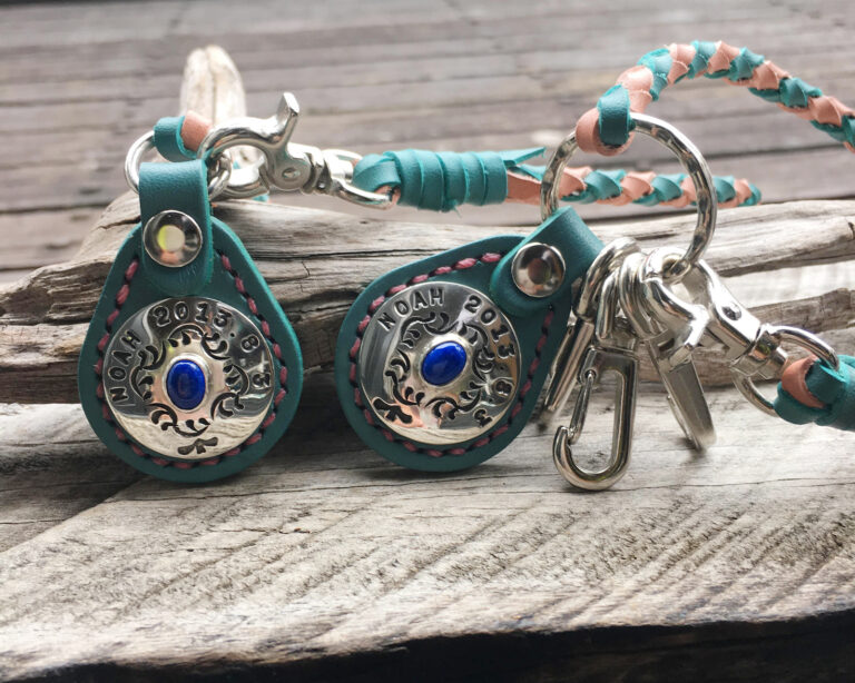レザーチェーンネームタグ NOAH レザーチェーンキーホルダー 革ターコイズ×ピンク | 革で作る犬の首輪の専門店 FiveDrops